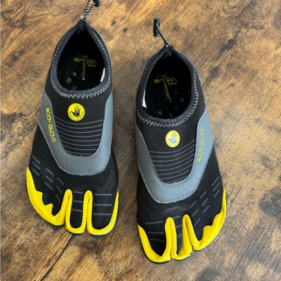 Body Glove | Shoes | Body Glove Mens 3 Barefoot Black And Yellow Toe ...